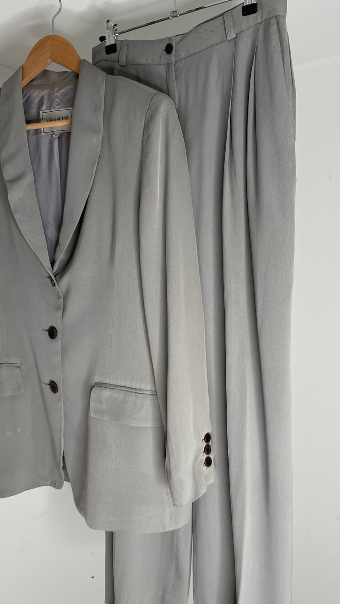 Miguel Gil Suit 44 – LUCILLE